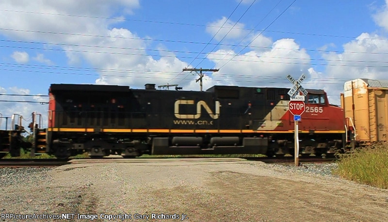 CN 2565